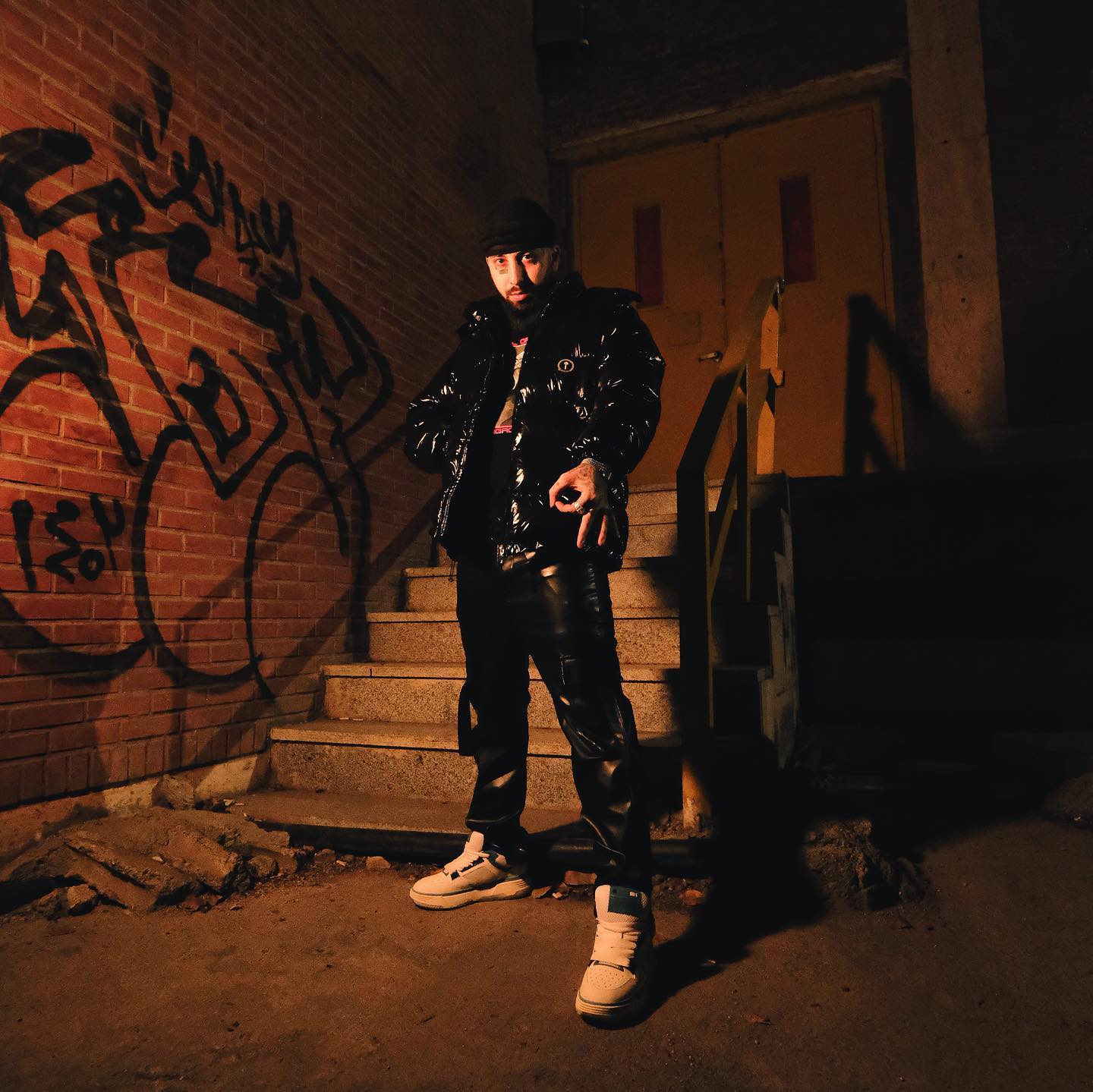 دانلود تمام آهنگ های ویناک کامل + ریمیکس 1403 • به ترانه